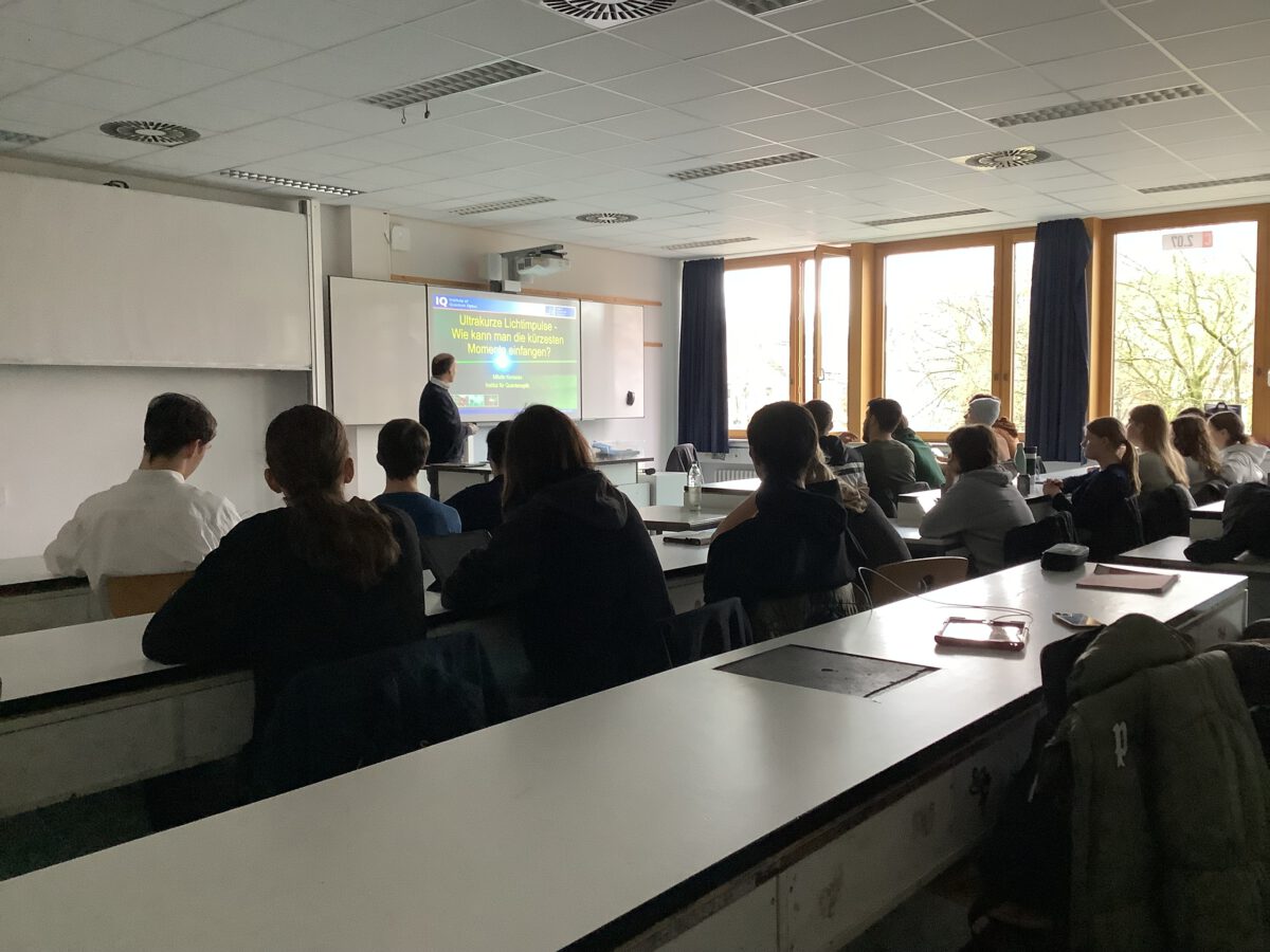 Ultrakurze Attosekunden-Physik – Helene-Lange-Schule Hannover